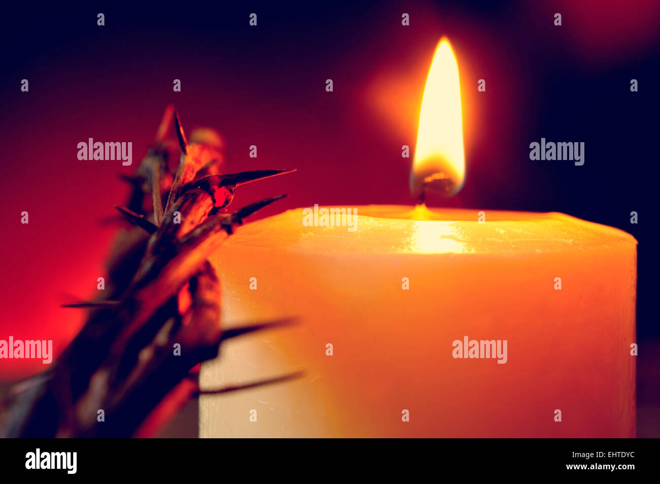 Jesus christus kerze -Fotos und -Bildmaterial in hoher Auflösung – Alamy