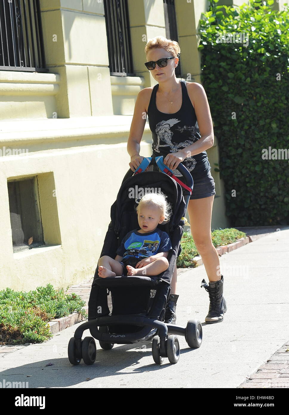 Malin Akerman entdeckt mit ihrem Sohn Sebastian Zincone Los Feliz mit ...