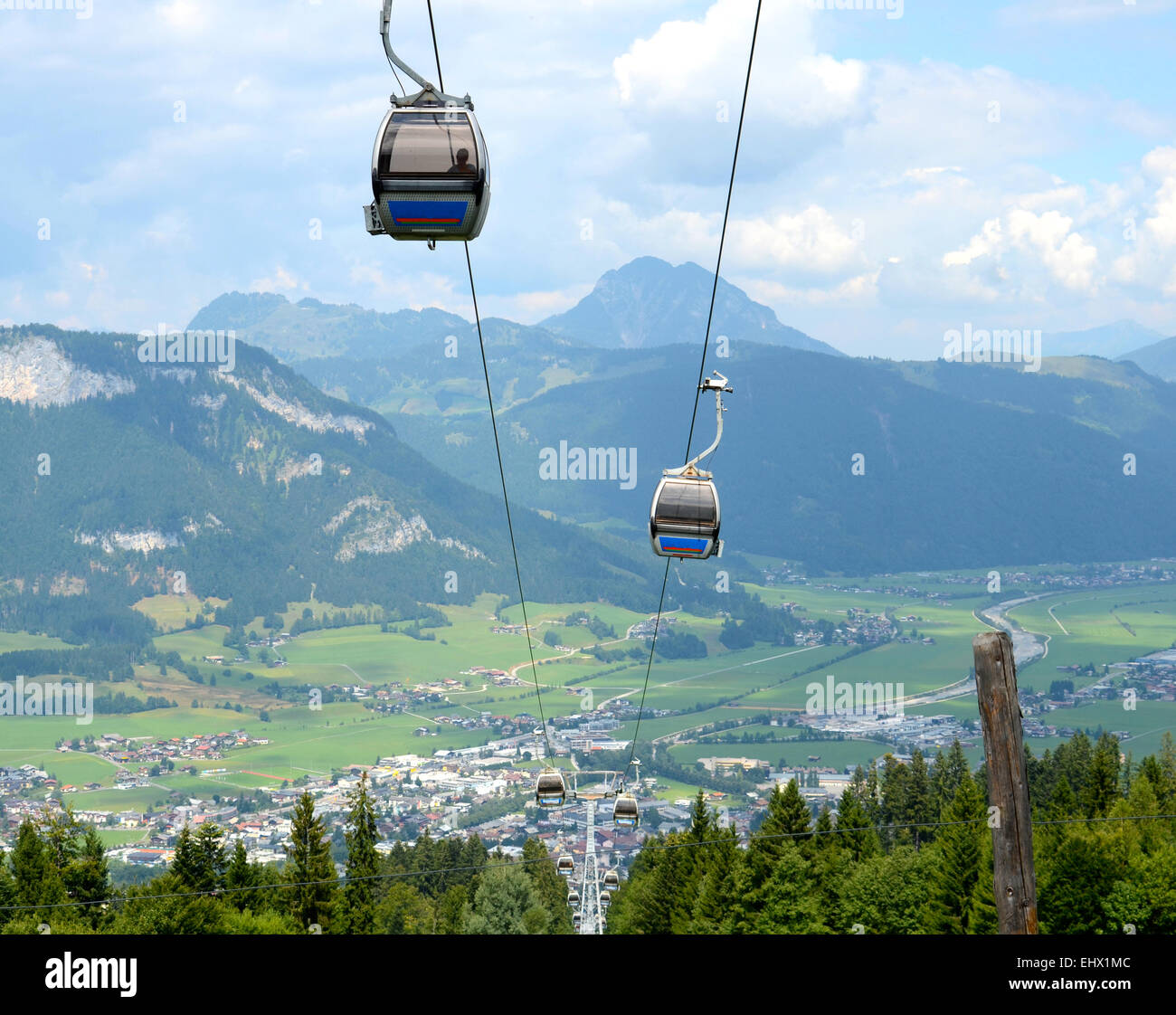 Sommer seilbahnen -Fotos und -Bildmaterial in hoher Auflösung – Alamy