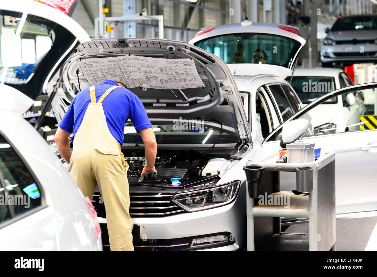 Produktion von vw autos in einer fabrik -Fotos und -Bildmaterial in ...