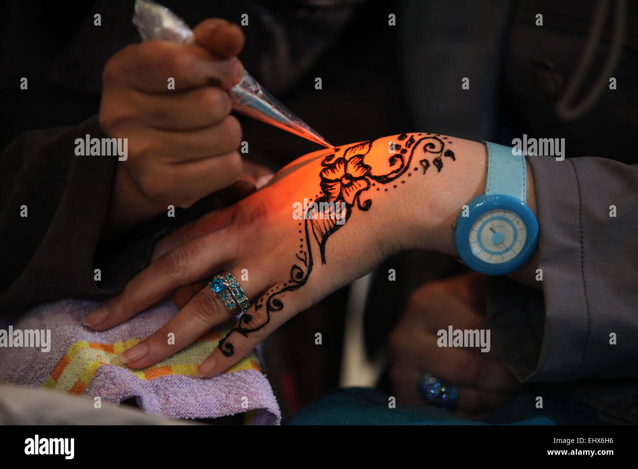 Gaza-Stadt, Gazastreifen, Palästinensische Gebiete. 18. März 2015. Eine ...