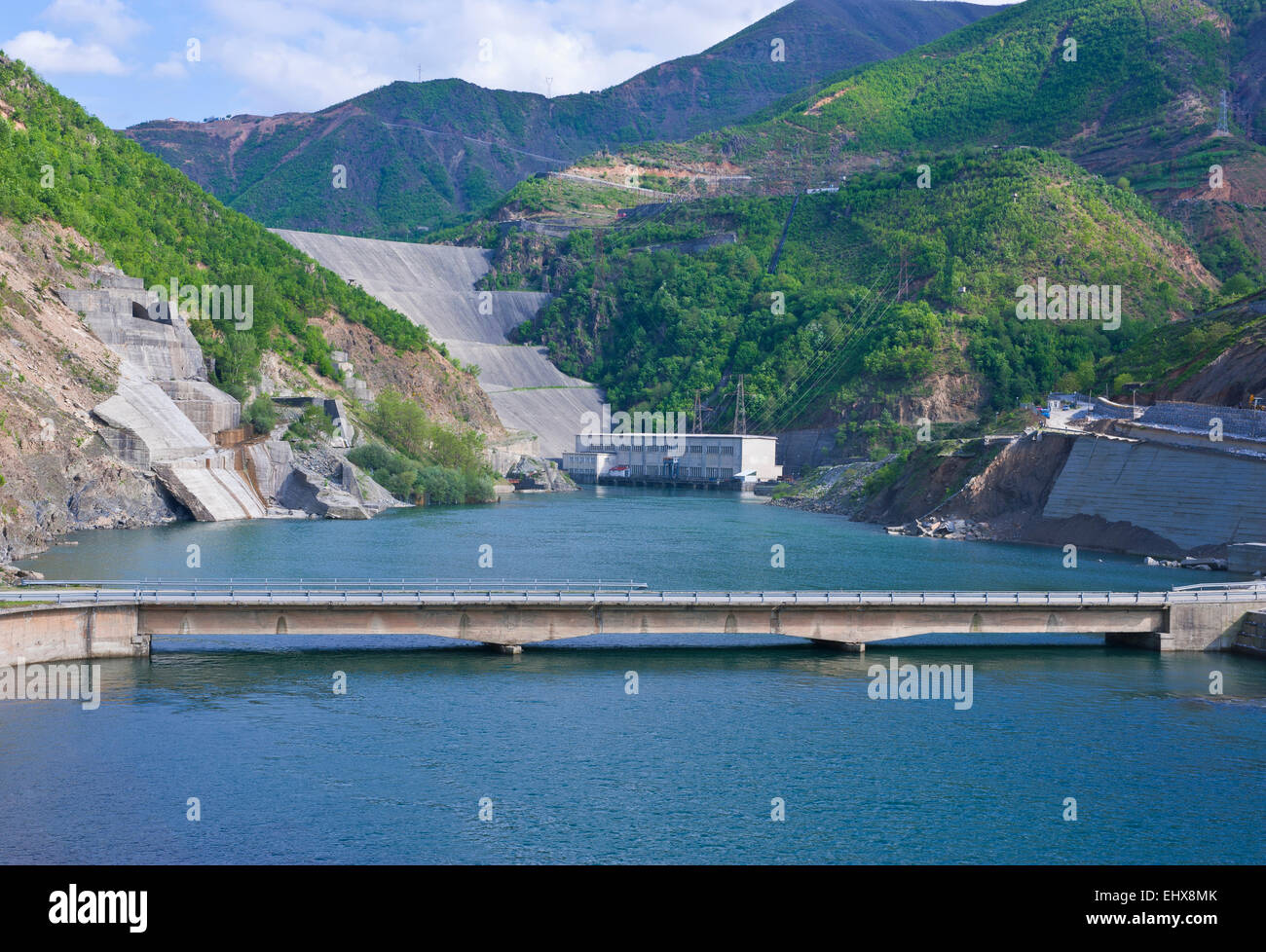 Fierza damm -Fotos und -Bildmaterial in hoher Auflösung – Alamy