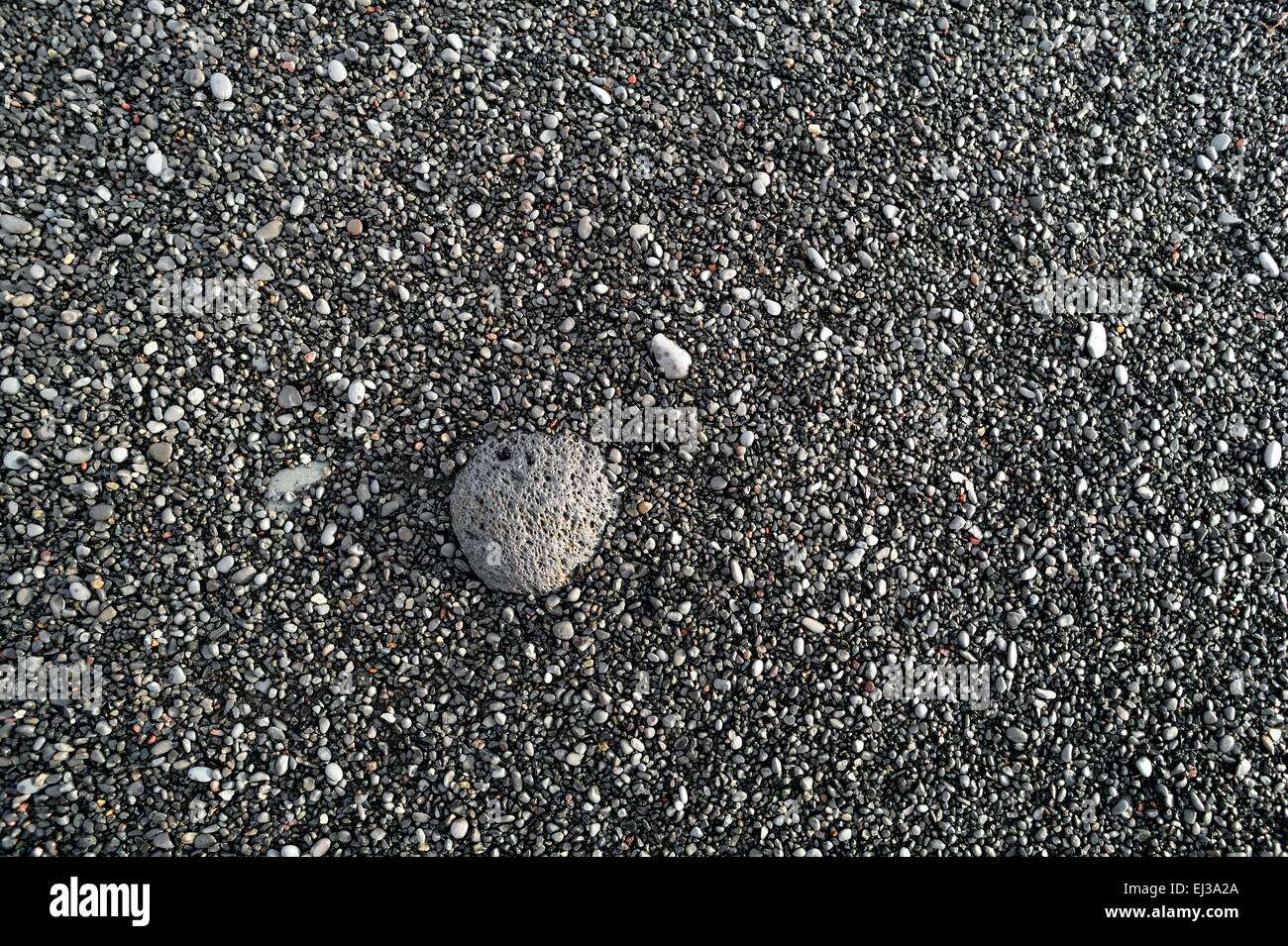Black lava sand beach -Fotos und -Bildmaterial in hoher Auflösung – Alamy