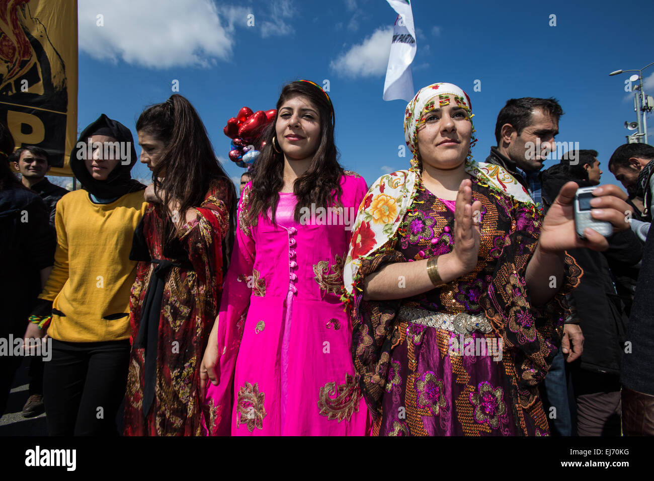 Kurdish costume -Fotos und -Bildmaterial in hoher Auflösung – Alamy