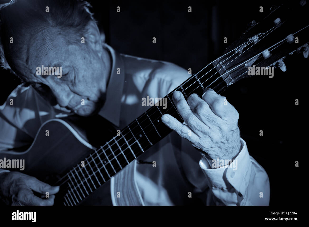 Alter musiker -Fotos und -Bildmaterial in hoher Auflösung – Alamy