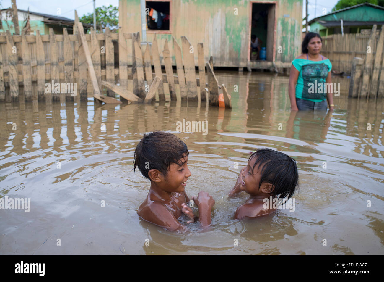 Amazonas Fluss Menschen und Kinder Stockfotos und -bilder Kaufen ...