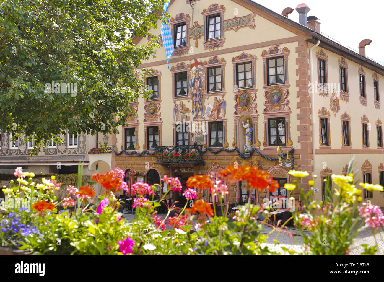 Bemalte fassade -Fotos und -Bildmaterial in hoher Auflösung – Alamy
