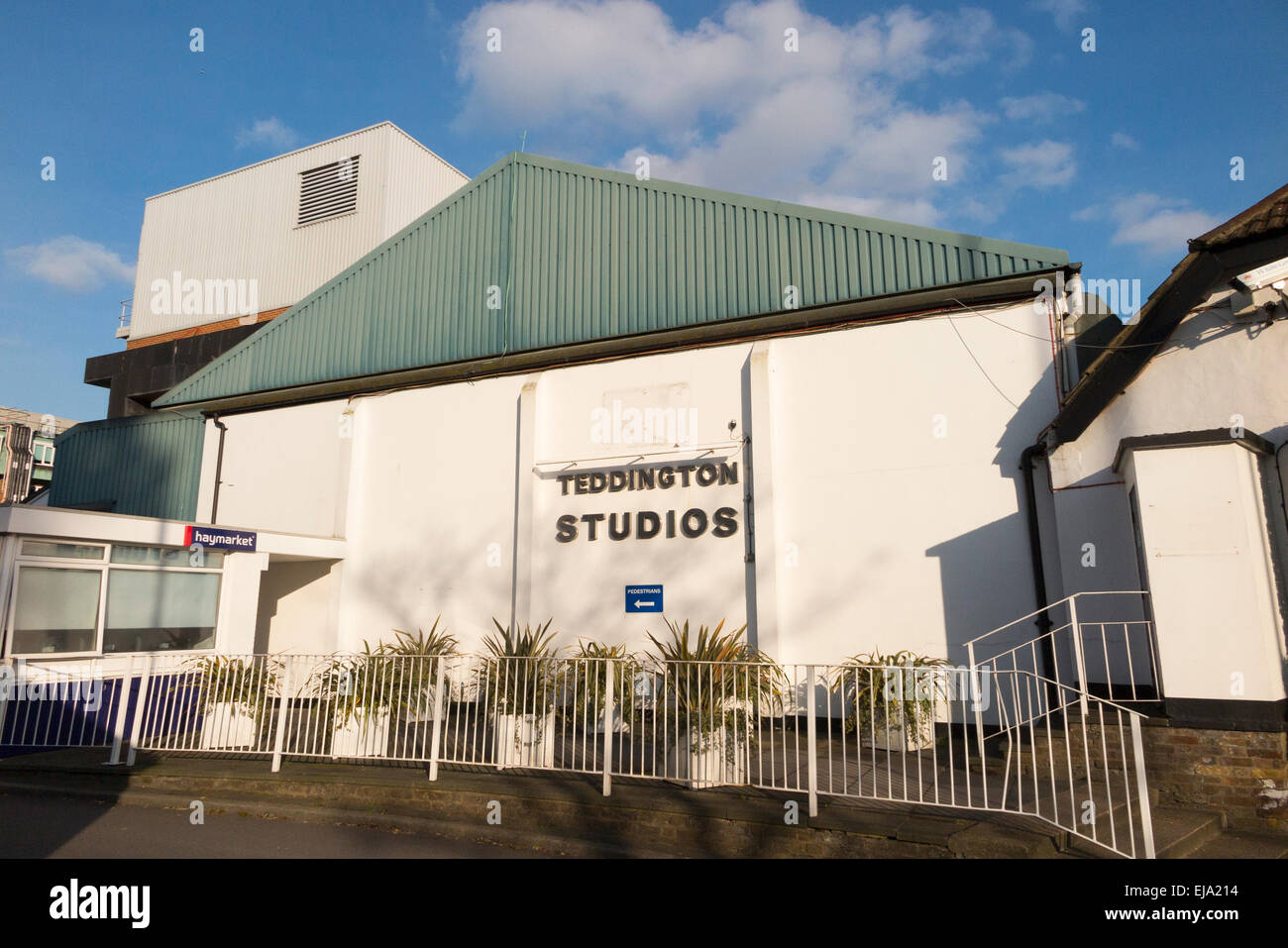 Die teddington studios von thames fernsehen -Fotos und -Bildmaterial in hoher Auflösung – Alamy