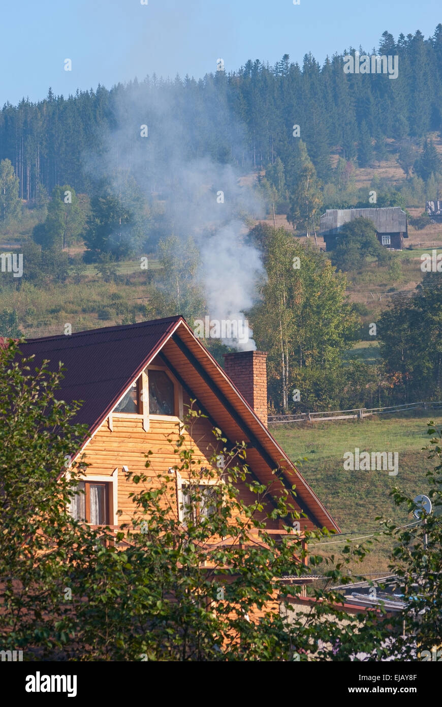 Rauch im schornstein -Fotos und -Bildmaterial in hoher Auflösung – Alamy
