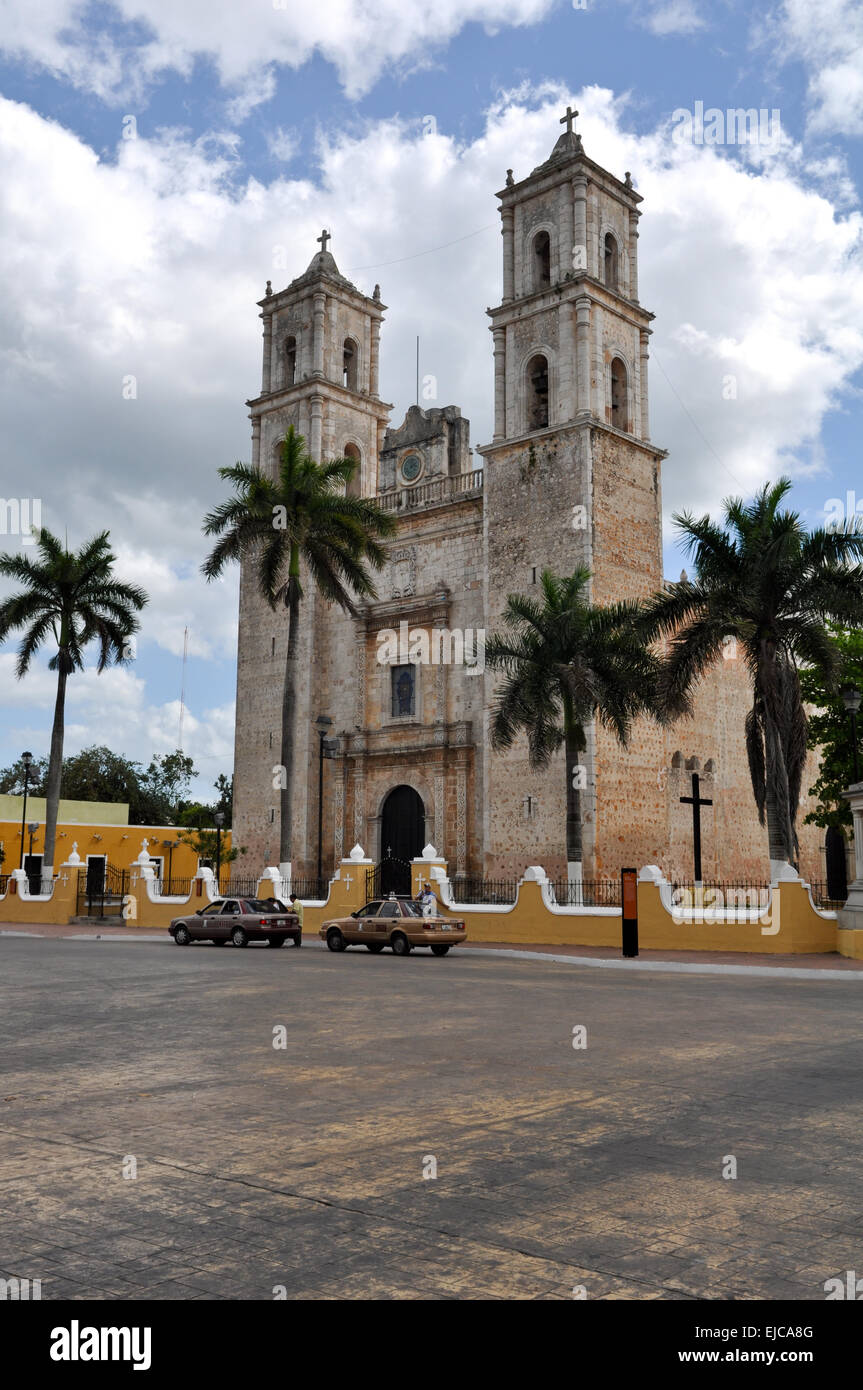 Merida mexico architecture colorful -Fotos und -Bildmaterial in hoher ...