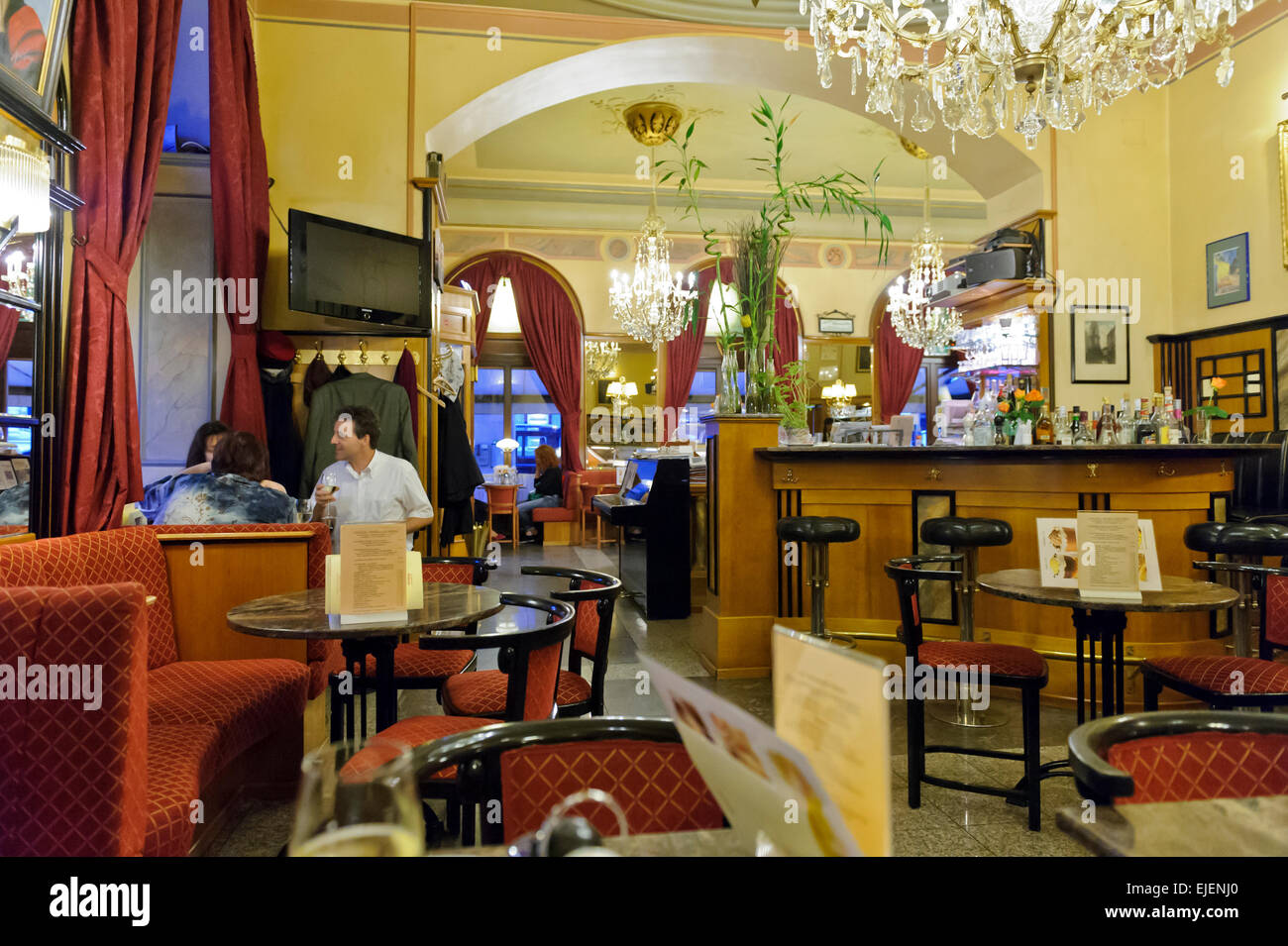 Traditional Viennese Restaurant Stockfotos und -bilder Kaufen - Alamy