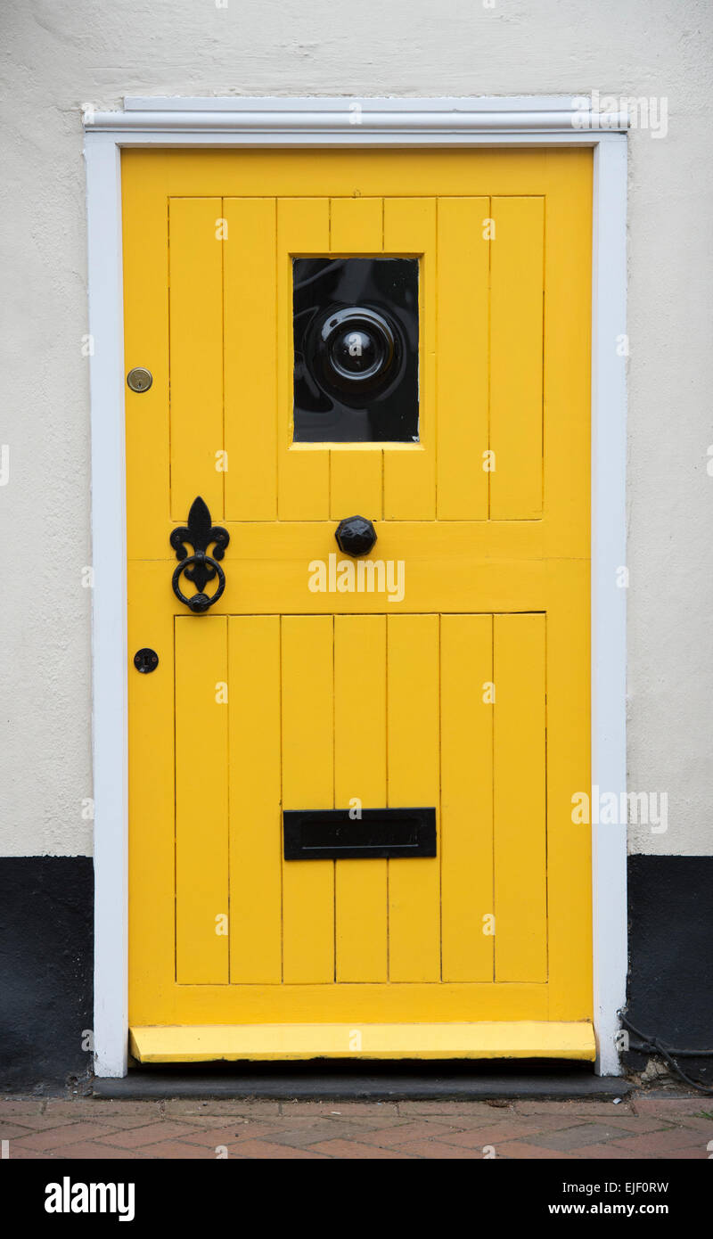 Gelbe tür -Fotos und -Bildmaterial in hoher Auflösung – Alamy