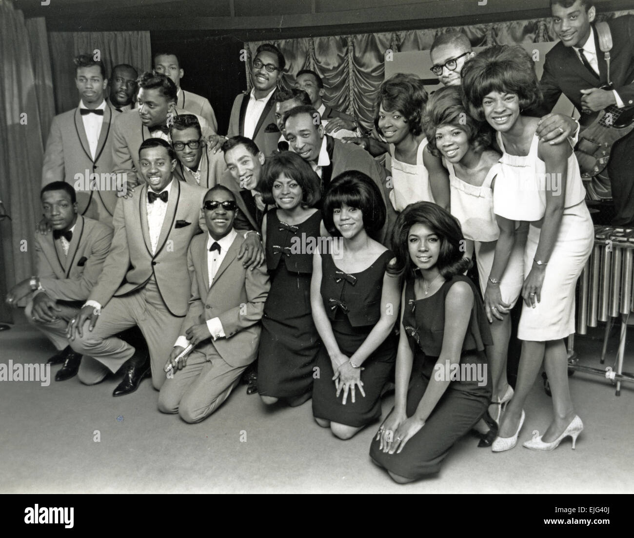 TAMLA MOTOWN Reisegruppe am EMI HQ London 24. März 1965. Unter den auf ...