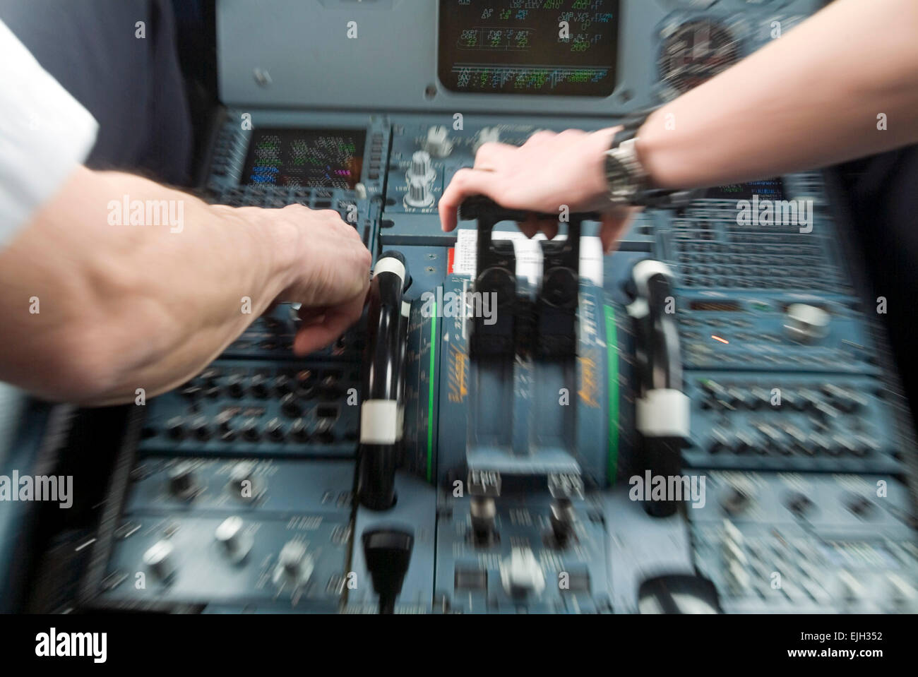 Instrument panel cockpit airbus a320 -Fotos und -Bildmaterial in hoher ...