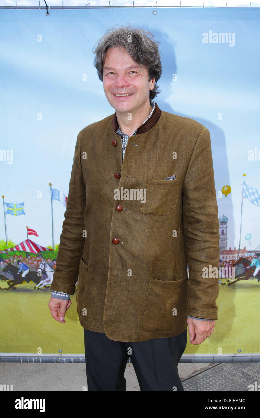 Prominente, die Teilnahme an der "Almauftrieb" bei Kaefer Zelt beim ...