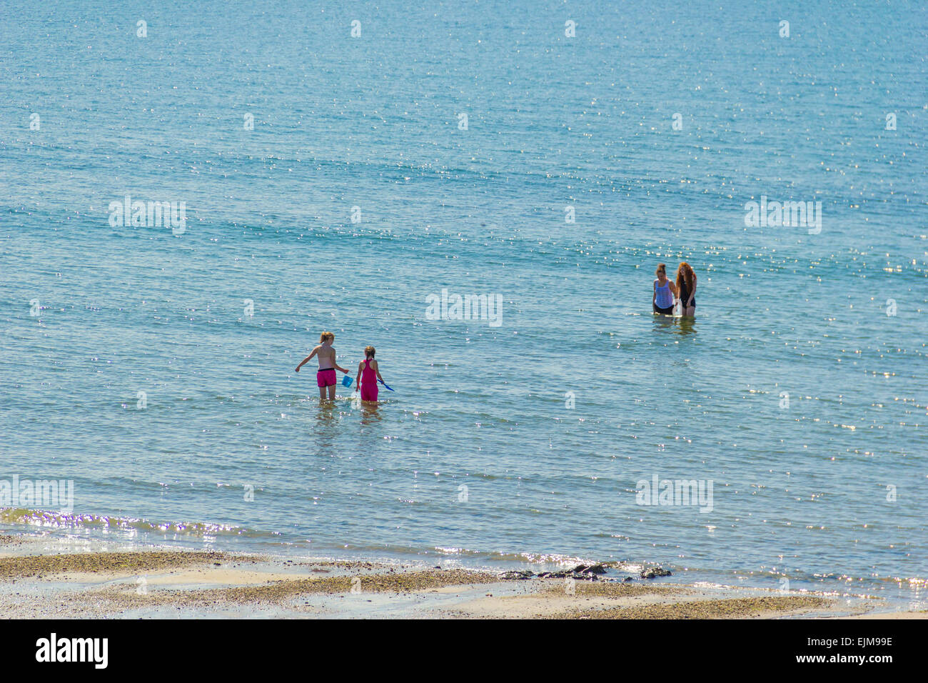 Menschen, die im meer baden -Fotos und -Bildmaterial in hoher Auflösung ...