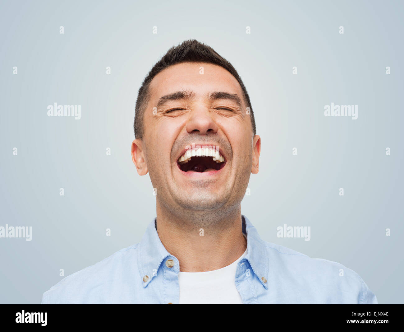 Der lachende mann -Fotos und -Bildmaterial in hoher Auflösung – Alamy