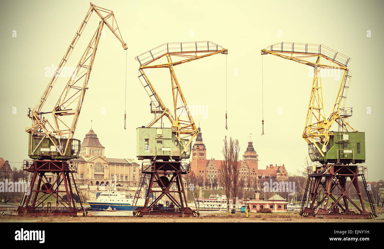 Kran im bild -Fotos und -Bildmaterial in hoher Auflösung – Alamy
