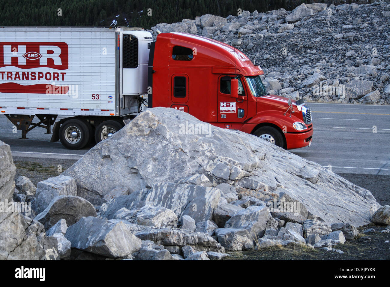 Highway 3 crowsnest pass -Fotos und -Bildmaterial in hoher Auflösung ...