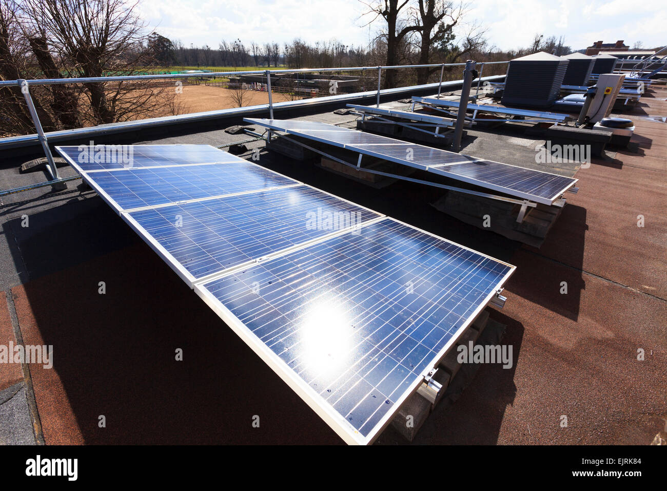 Solarzellen europa -Fotos und -Bildmaterial in hoher Auflösung – Alamy