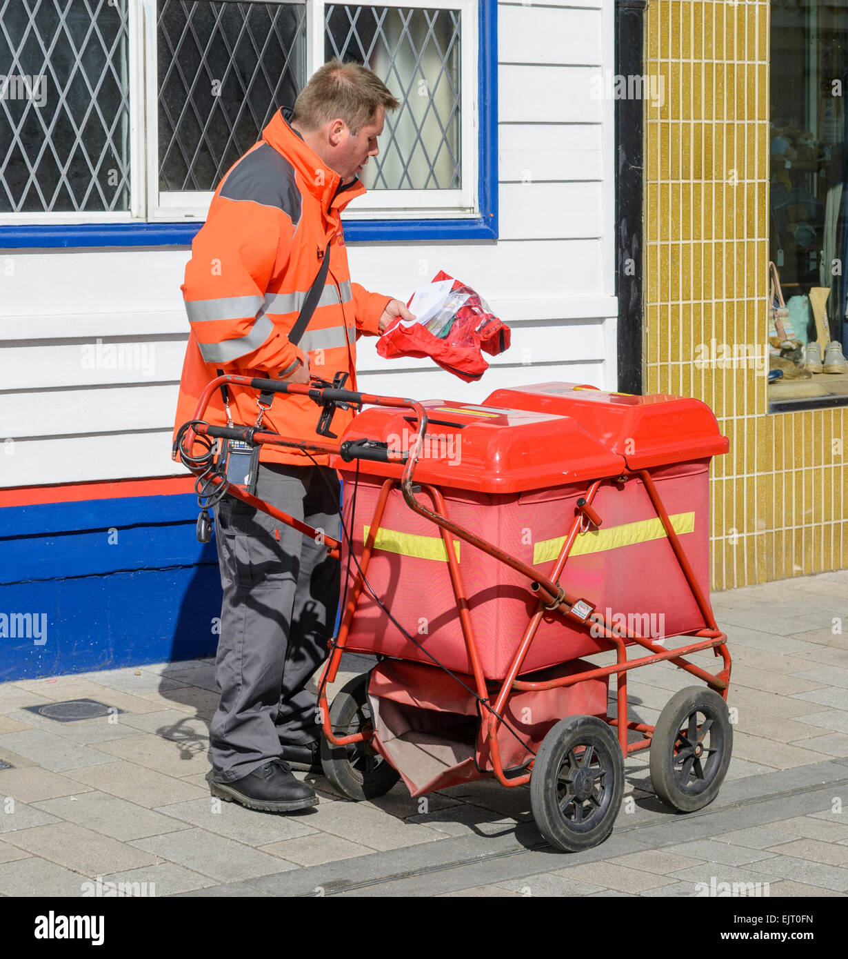 Postman cart -Fotos und -Bildmaterial in hoher Auflösung – Alamy