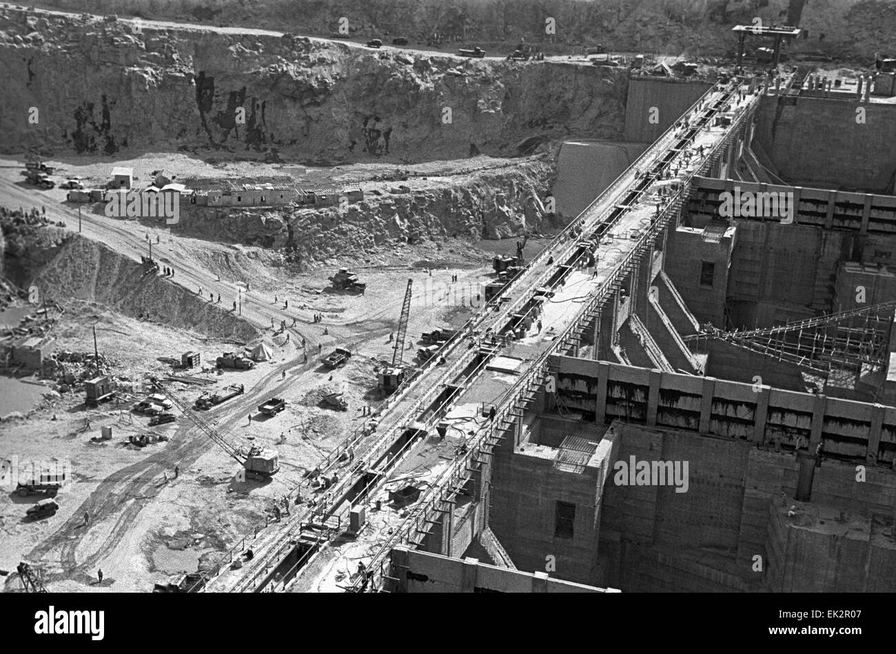 Construction Of Aswan Dam Stockfotos und -bilder Kaufen - Alamy