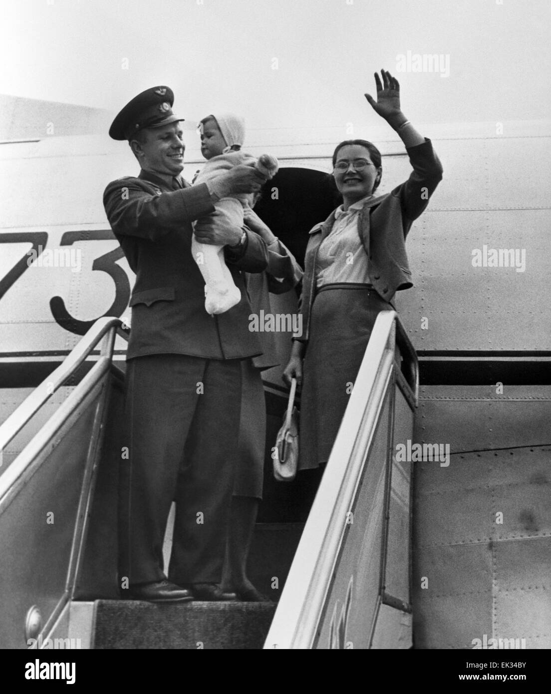 Yuri Gagarin Mit Familie Stockfotos und -bilder Kaufen - Alamy