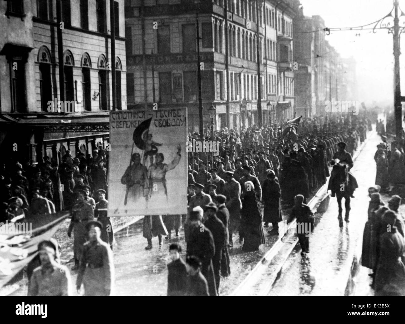 Petrograd 1917 Demonstration Stockfotos und -bilder Kaufen - Alamy
