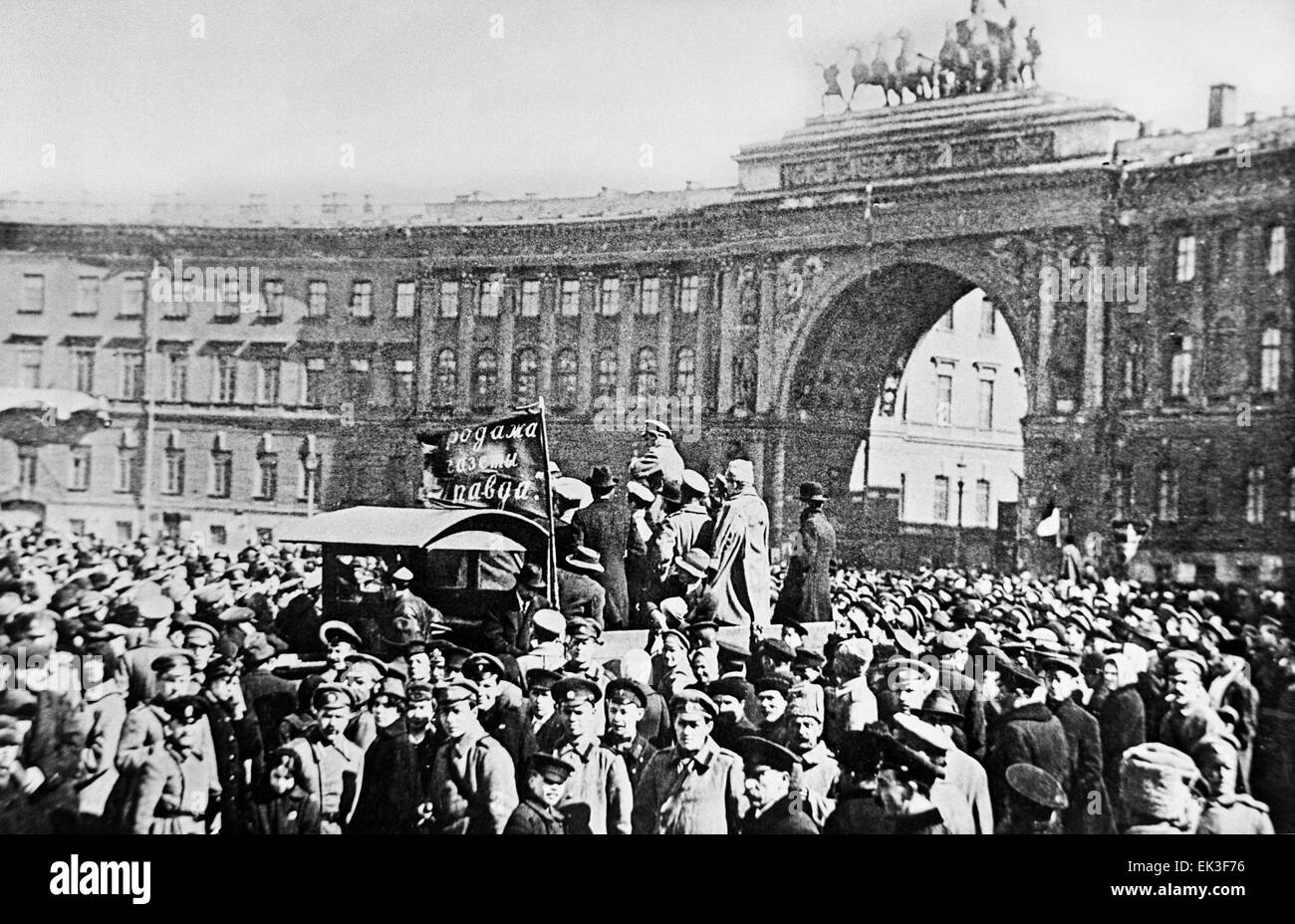 Petrograd 1917 Demonstration Stockfotos und -bilder Kaufen - Alamy