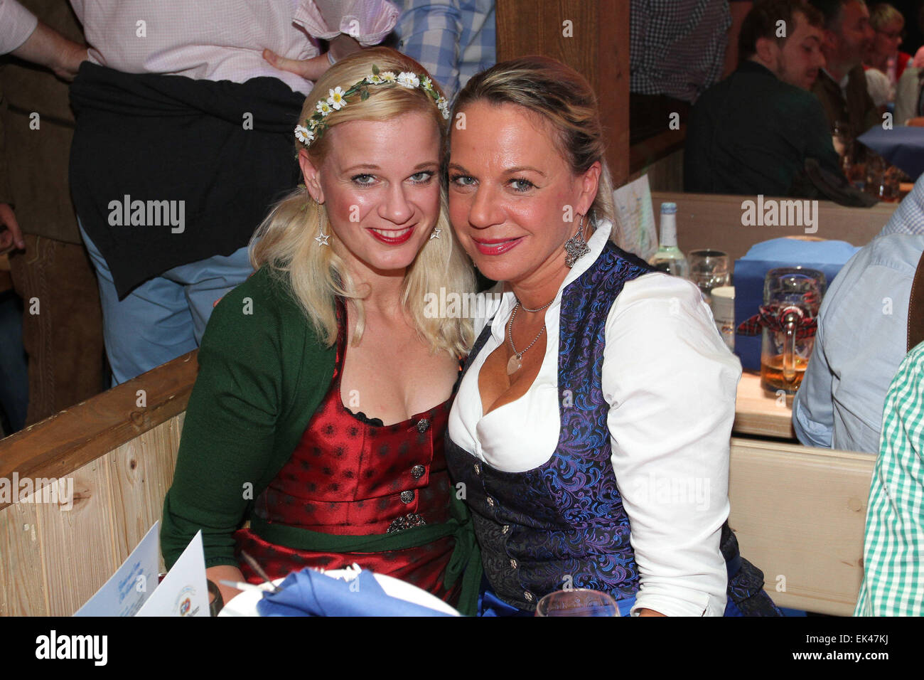 Promis auf dem Oktoberfest 2014 (Wiesn) bei Fisch Baeda Festzelt Zelt ...