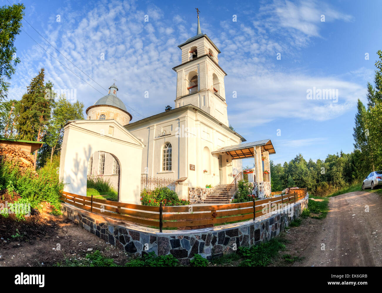 Kirche der tikhvin ikone des muttergottes -Fotos und -Bildmaterial in ...