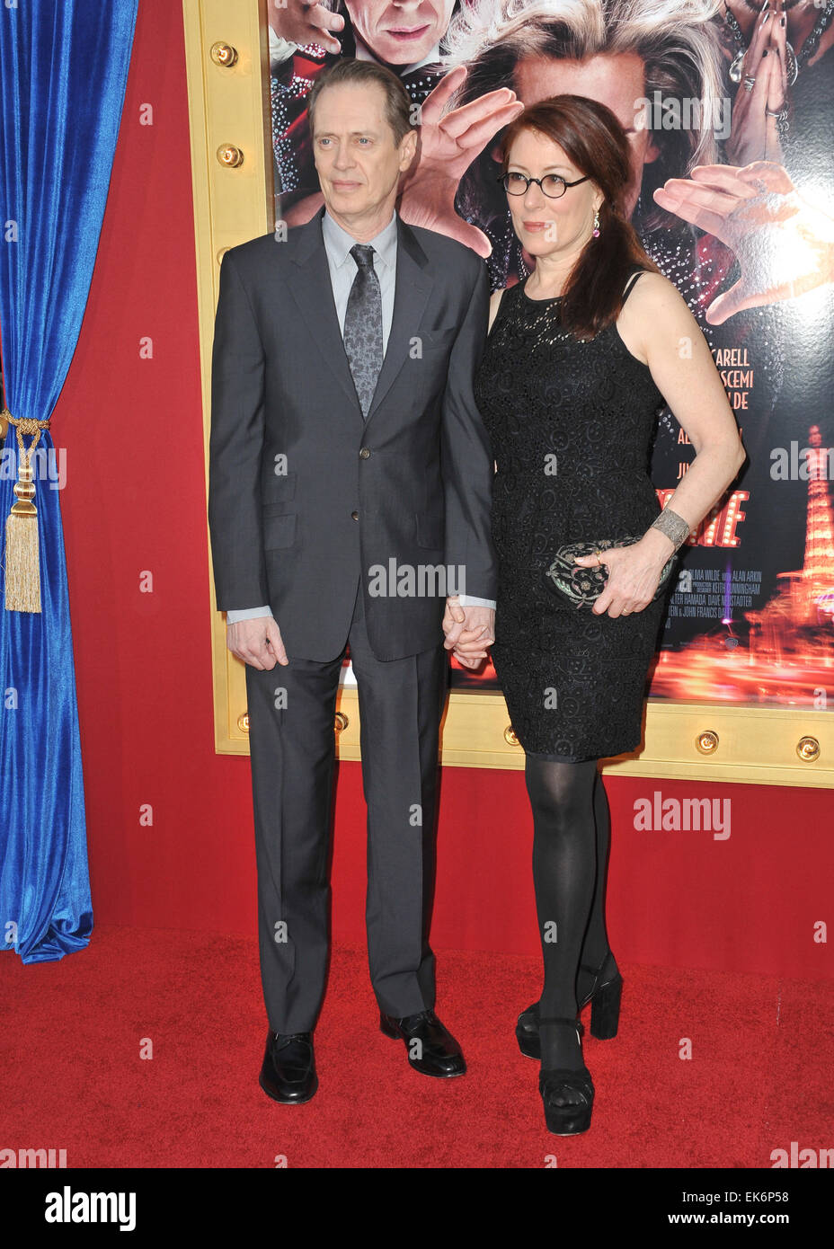 LOS ANGELES, CA - 11. März 2013: Steve Buscemi & Frau bei der ...