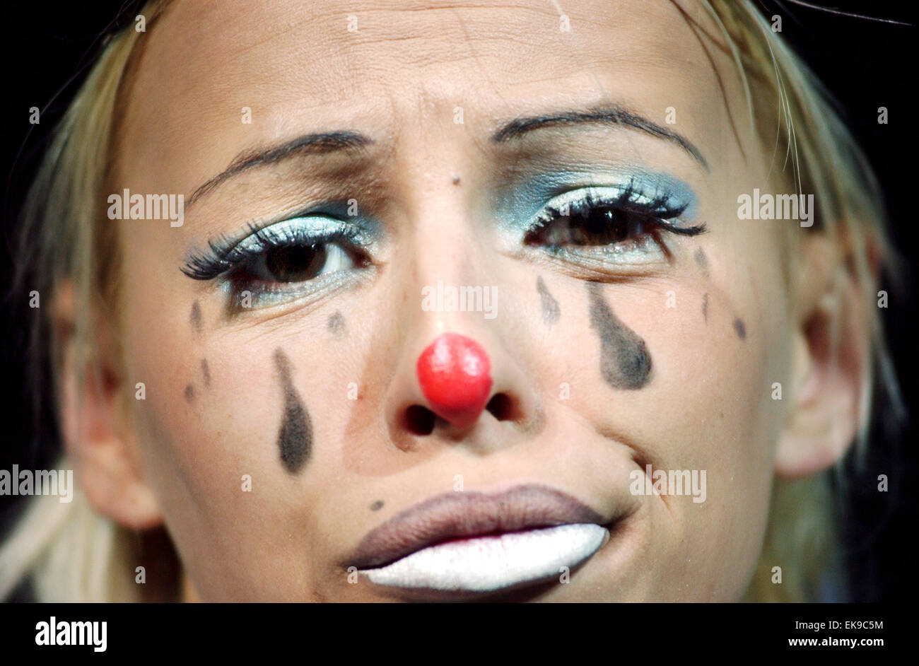 Crying clown -Fotos und -Bildmaterial in hoher Auflösung – Alamy