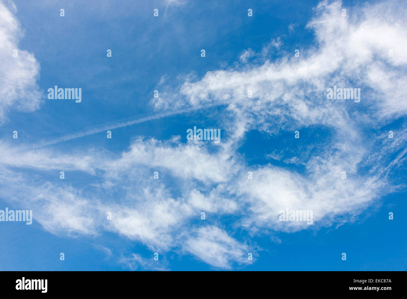 Wolken und endloser raum -Fotos und -Bildmaterial in hoher Auflösung ...