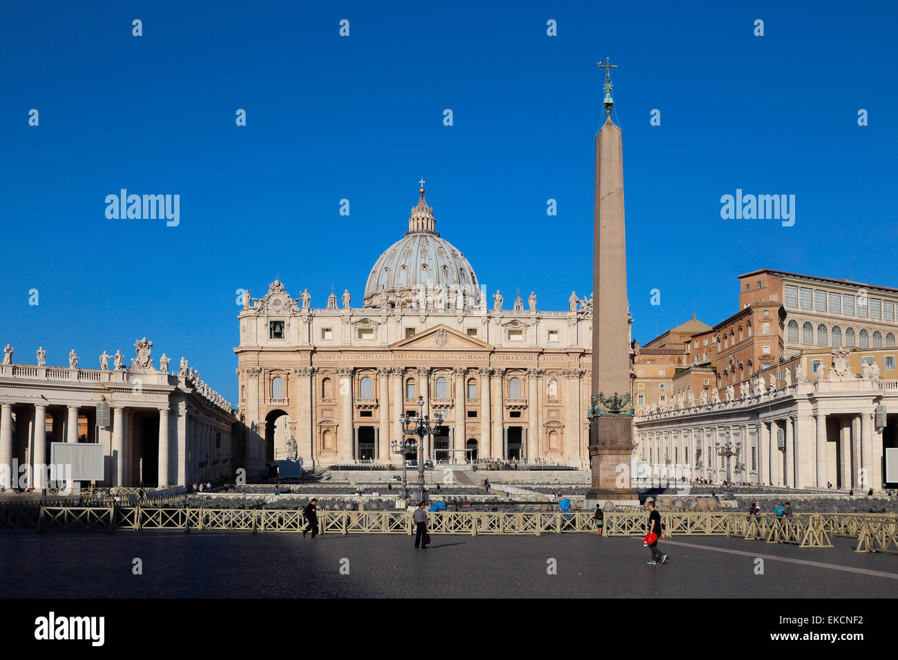 Italien Rom Päpstliche Basilika St. Peter im Vatikan und Petersdom ...