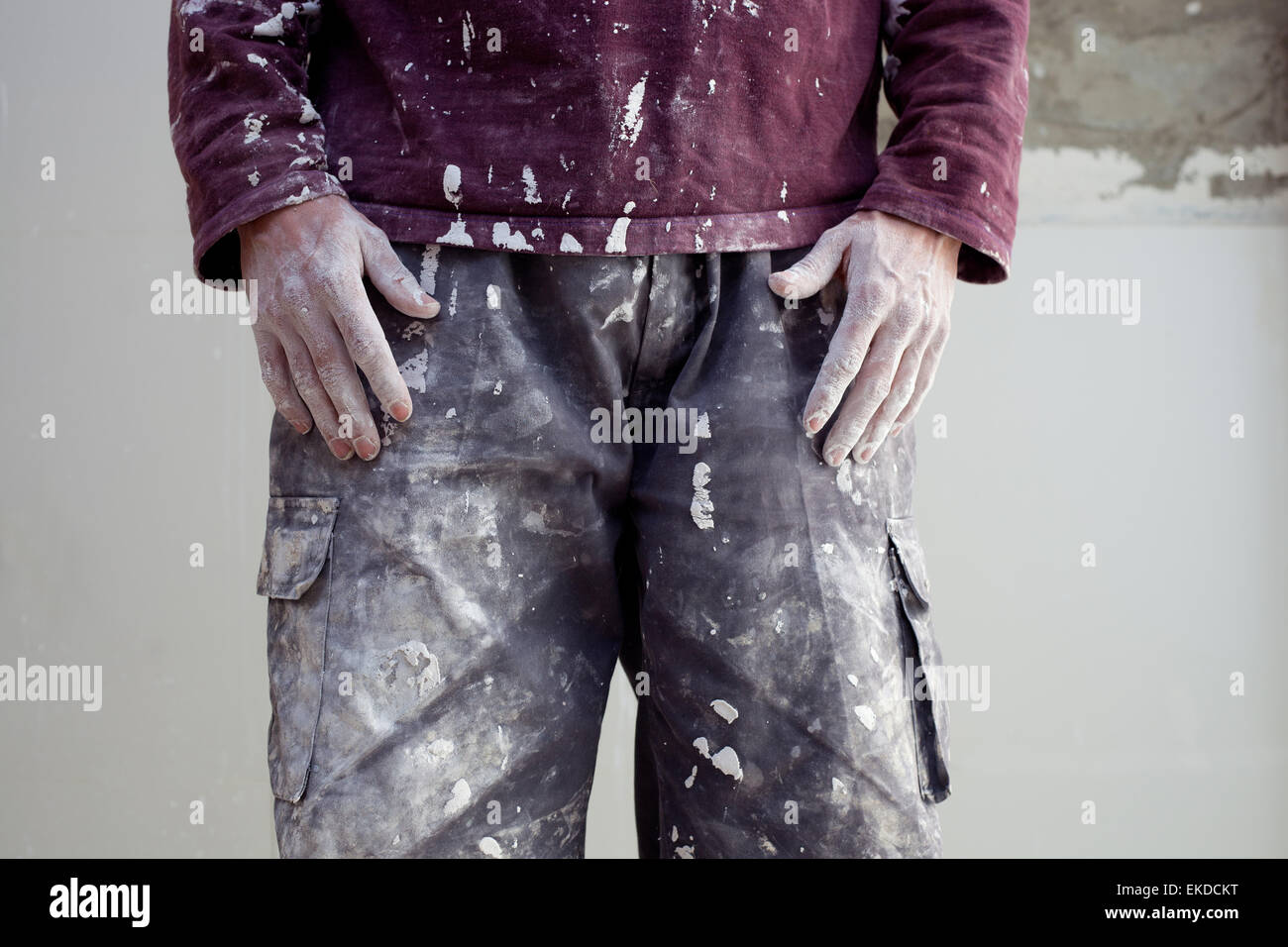 Hände schmutzig Hose Verputzen Maler Mann Stockfotografie - Alamy
