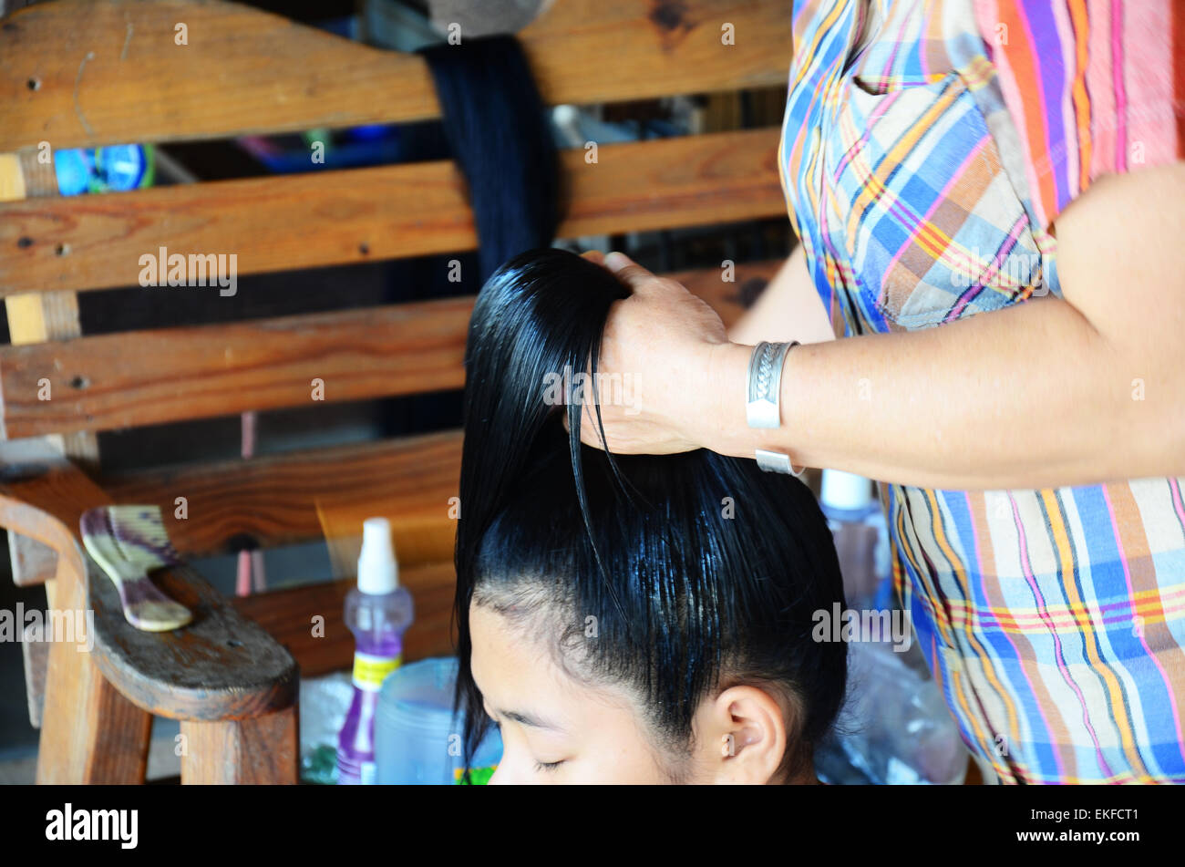 Tai Dam-Leute, die Frisur und Make Black Tai Frisur für Go an Songkran ...