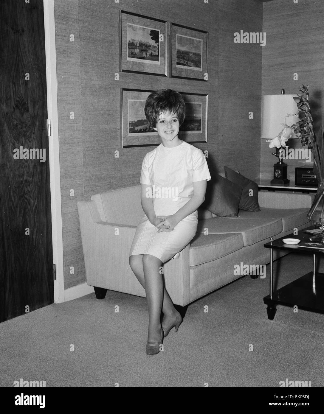 1960s pop furniture -Fotos und -Bildmaterial in hoher Auflösung – Alamy