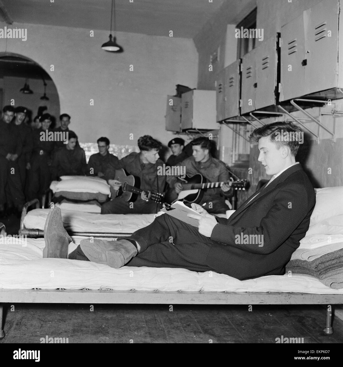 Britische Pop-Sängerin Terry Dene Winchester Barracks als er seine zwei ...