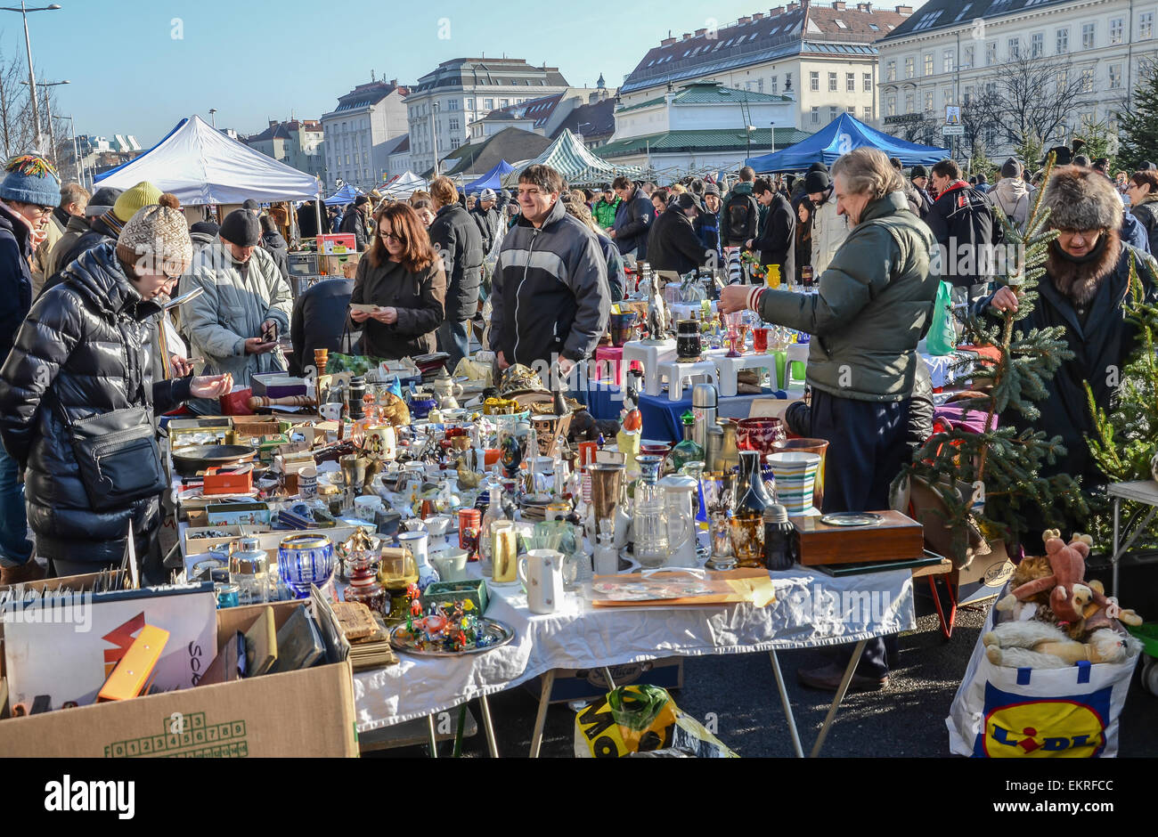 Naschmarkt vienna flea -Fotos und -Bildmaterial in hoher Auflösung – Alamy