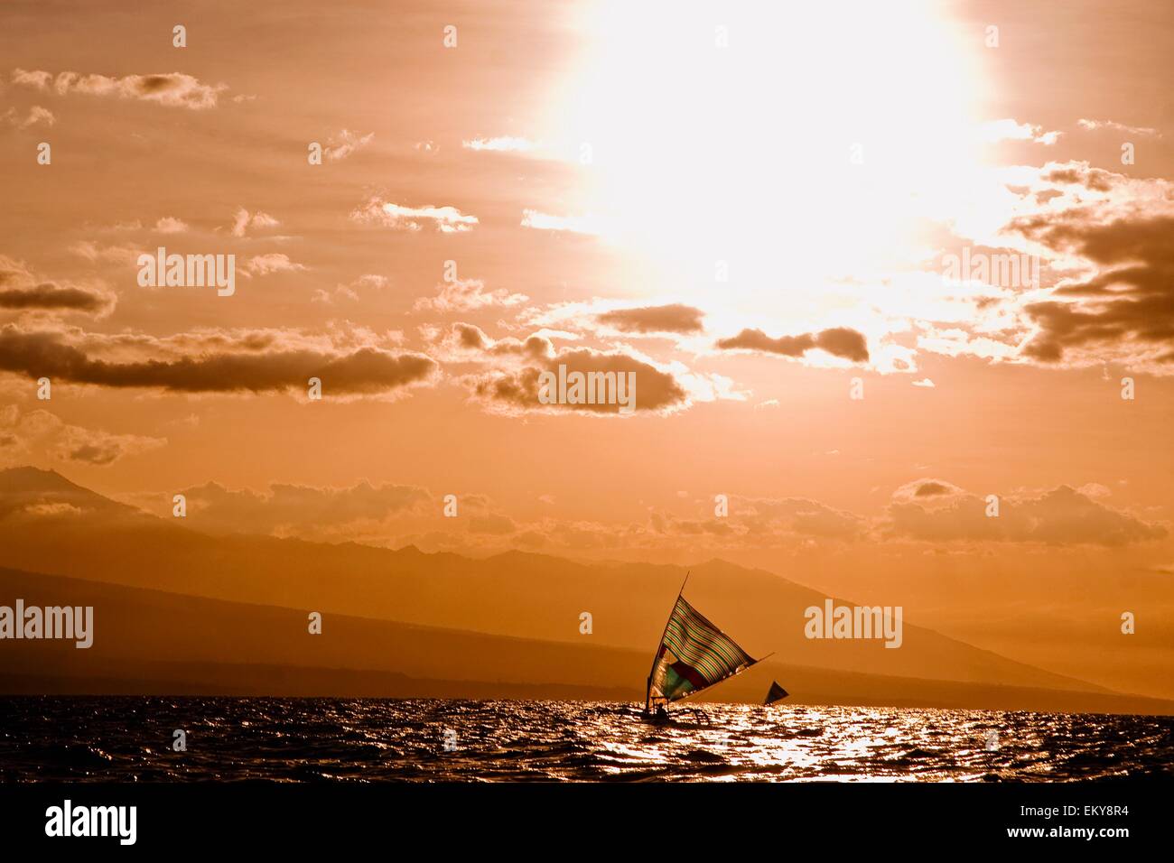 Segeln auf hoher see -Fotos und -Bildmaterial in hoher Auflösung – Alamy