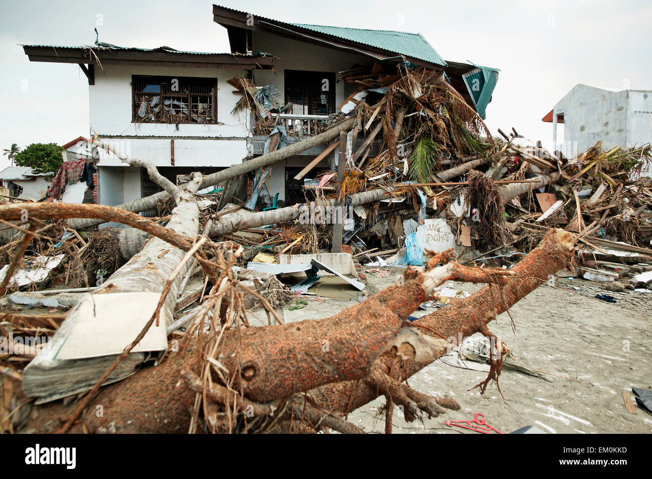 Zerstörung nach dem Erdbeben im Indischen Ozean und dem Tsunami; Banda ...