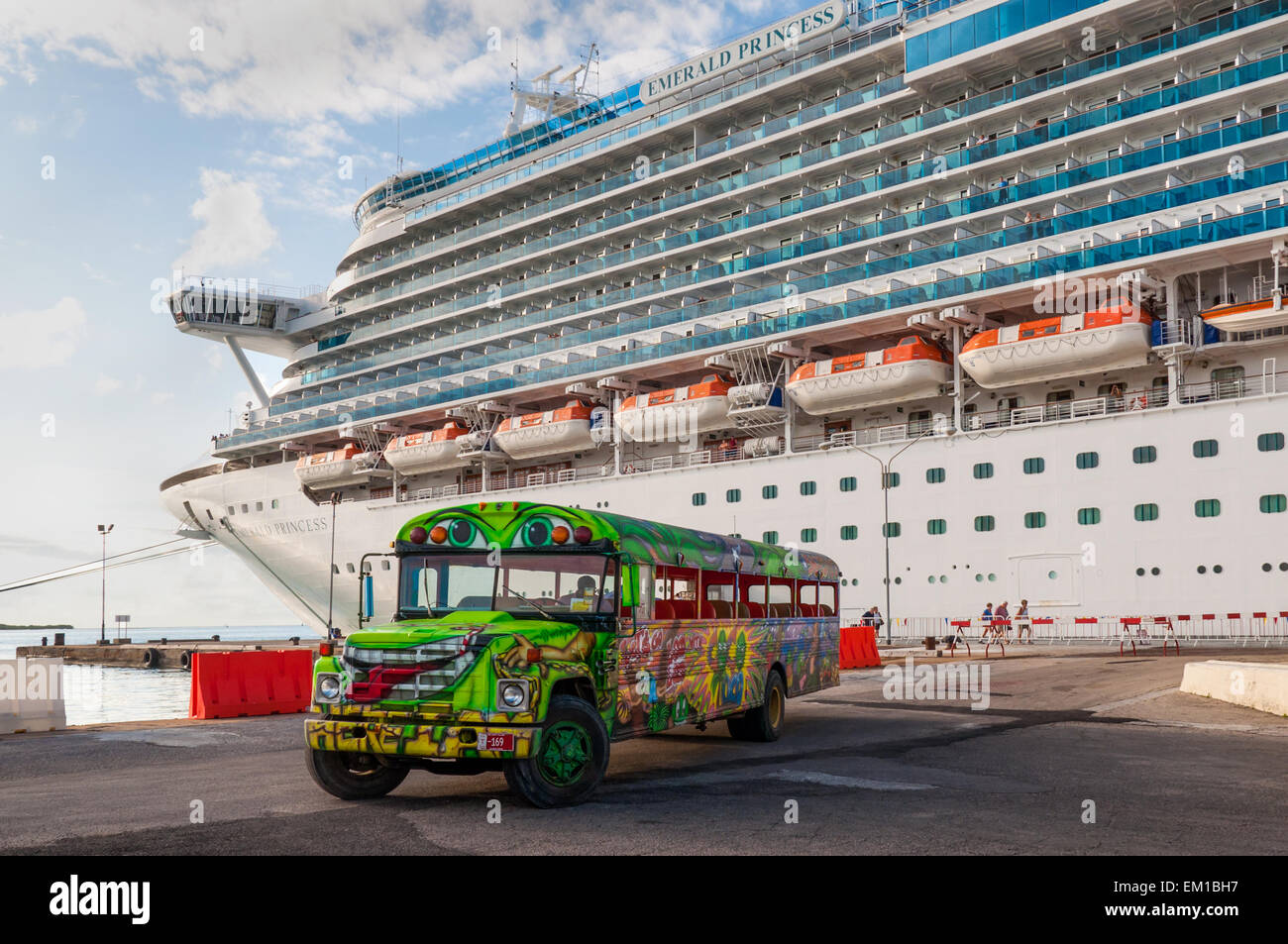 Kreuzfahrtschiff tour -Fotos und -Bildmaterial in hoher Auflösung – Alamy