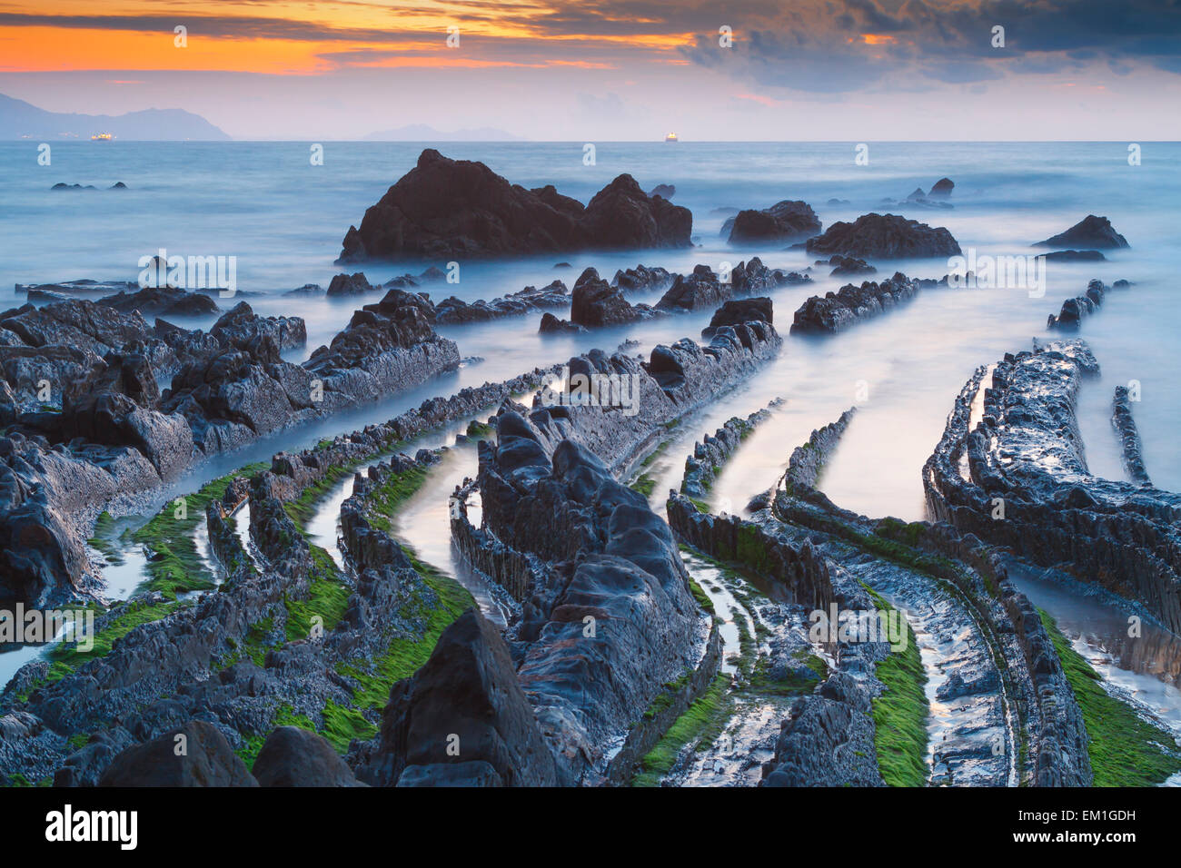 Felsiger Strand. Barrika, Biskaya, Baskisches Land, Spanien, Europa ...
