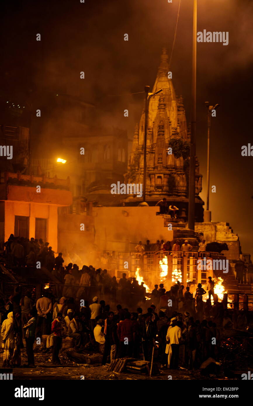 Haupt brennender ghat -Fotos und -Bildmaterial in hoher Auflösung – Alamy