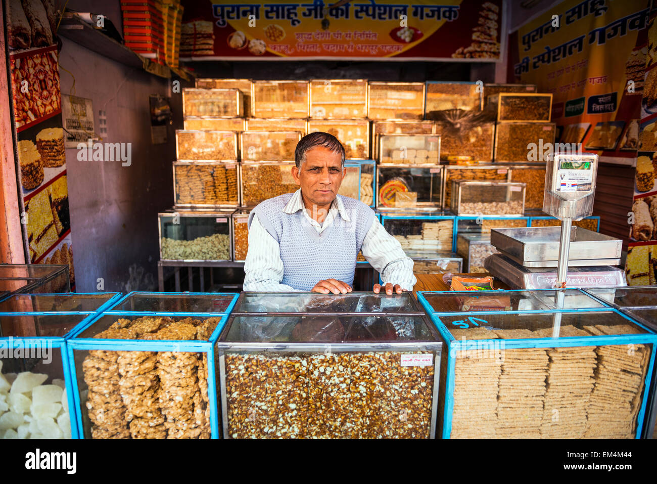 Sweet seller -Fotos und -Bildmaterial in hoher Auflösung – Alamy