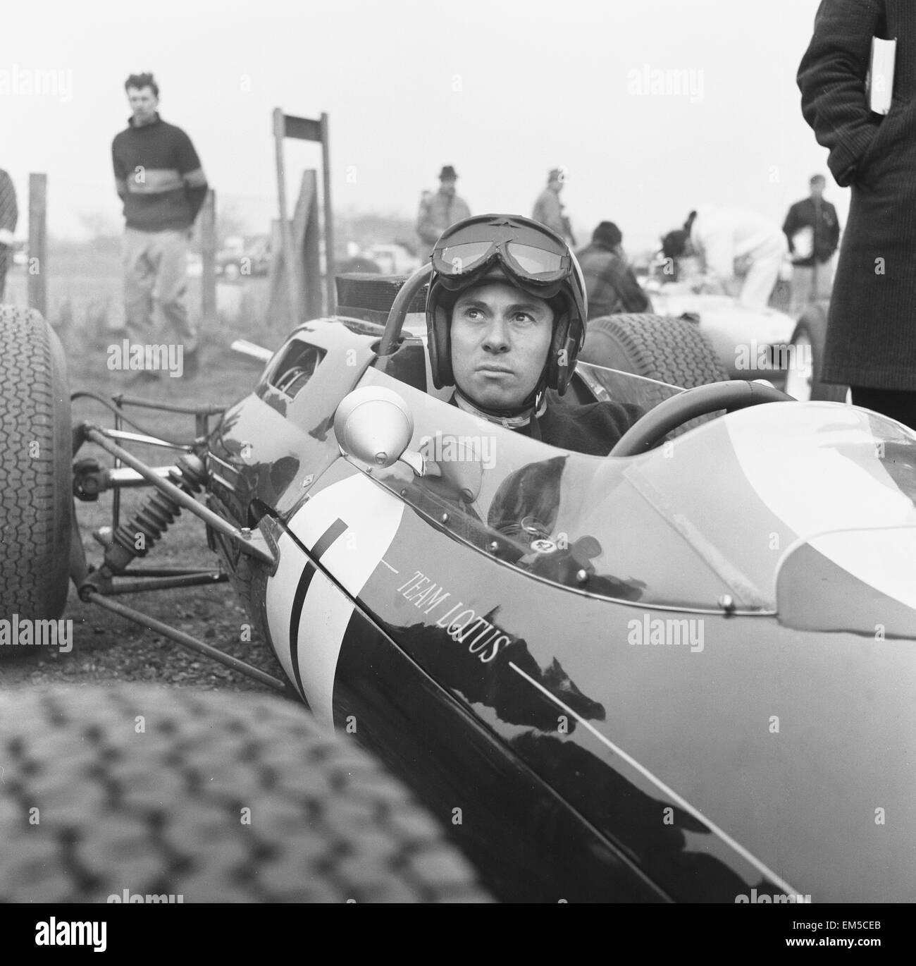 Jim Clark gesehen hier in seinem Lotus während Praxis in Snetterton 13 ...