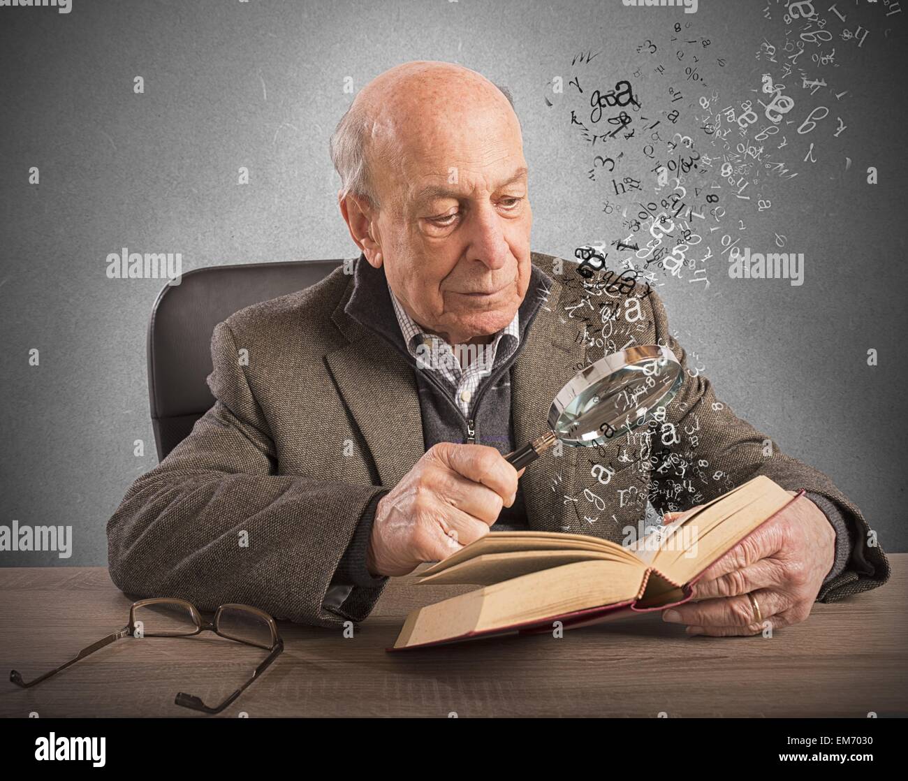 Falten mann -Fotos und -Bildmaterial in hoher Auflösung – Alamy