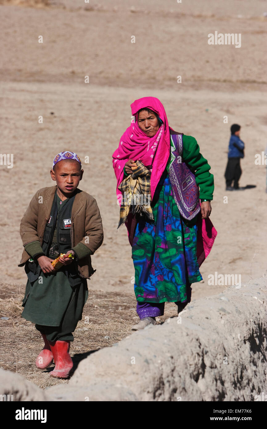 Hazara children afghan -Fotos und -Bildmaterial in hoher Auflösung – Alamy