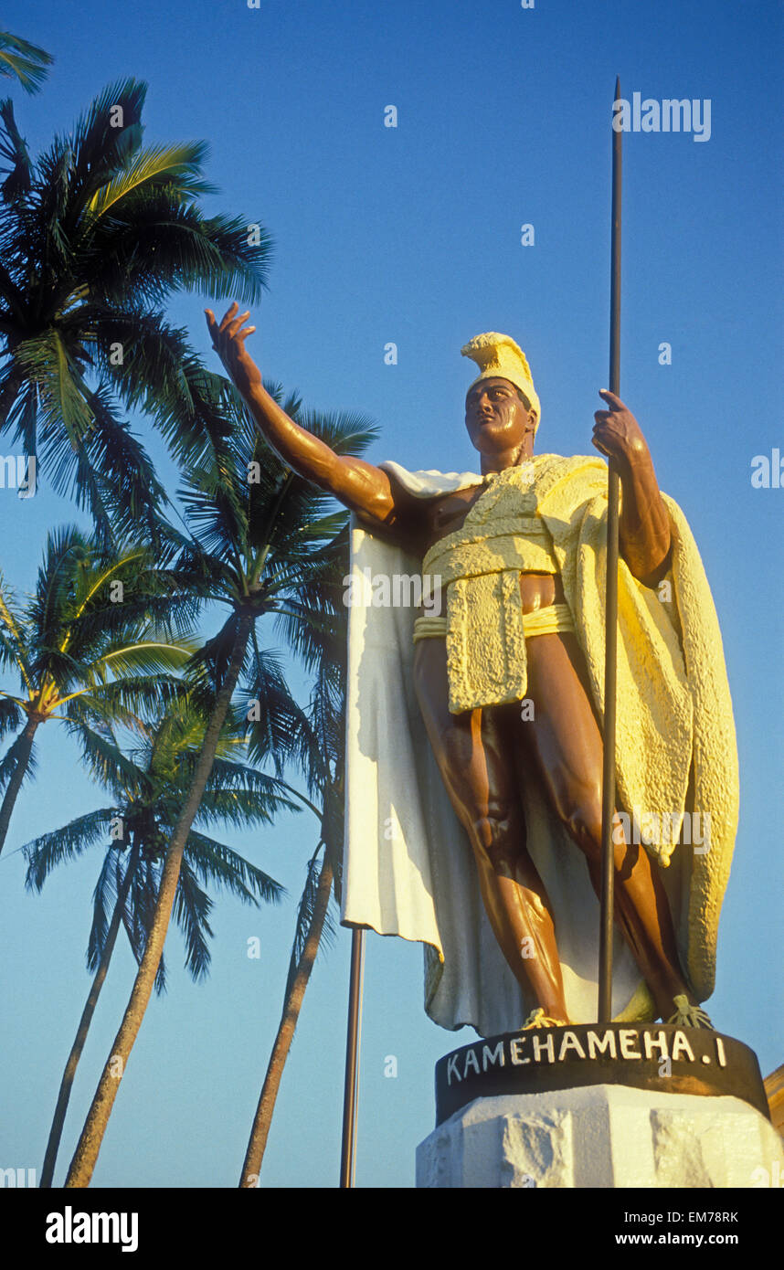 Hawaii, Big Island, Kapa'au, King Kamehameha Statue, Palmen und blauer ...